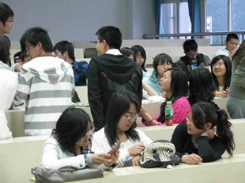 读名著,增学术气息 ——记人文学院读书报告会 温州大学 人文学院